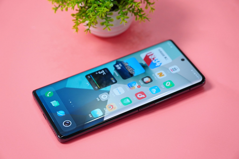 AMOLED BOE Q9, топовая камера Zeiss и первое устройство на Dimensity 9200. Vivo X90 поступил в ...